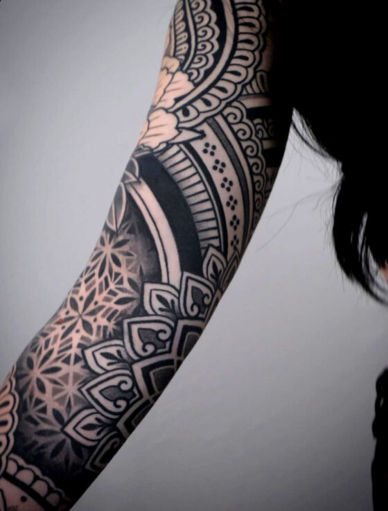 Geometric and Ornamental for the tattooed girl Samantha - Tattoo Life