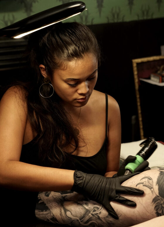 Julian Siebert: Teaching Tattoo-Apprentices - Tattoo Life