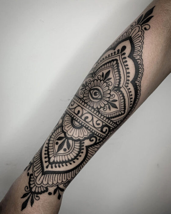 Enola Tattoo, when ornamental elements merge with spirituality - Tattoo ...