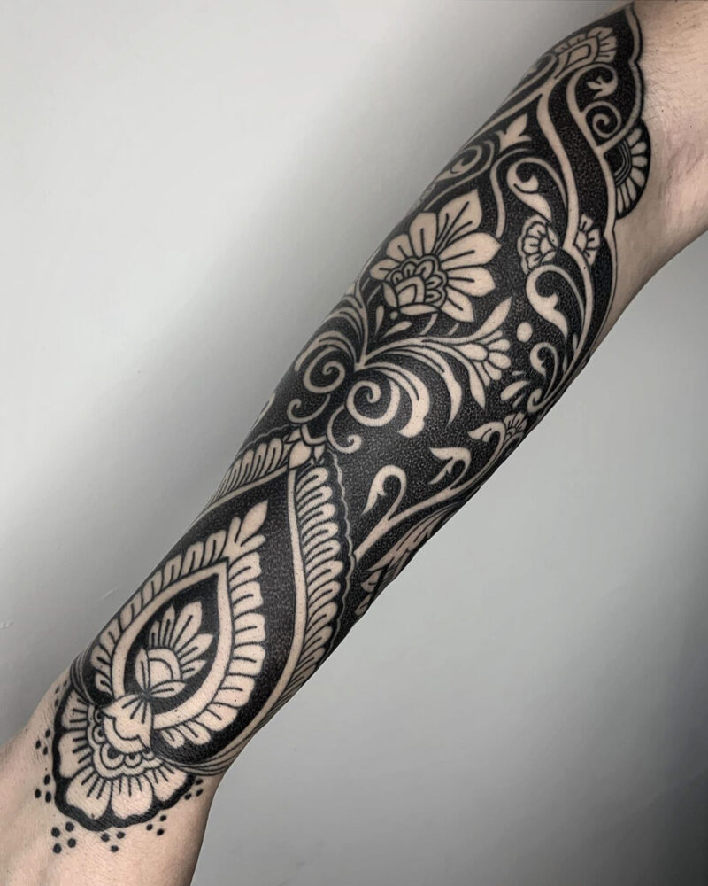 Enola Tattoo, when ornamental elements merge with spirituality - Tattoo ...