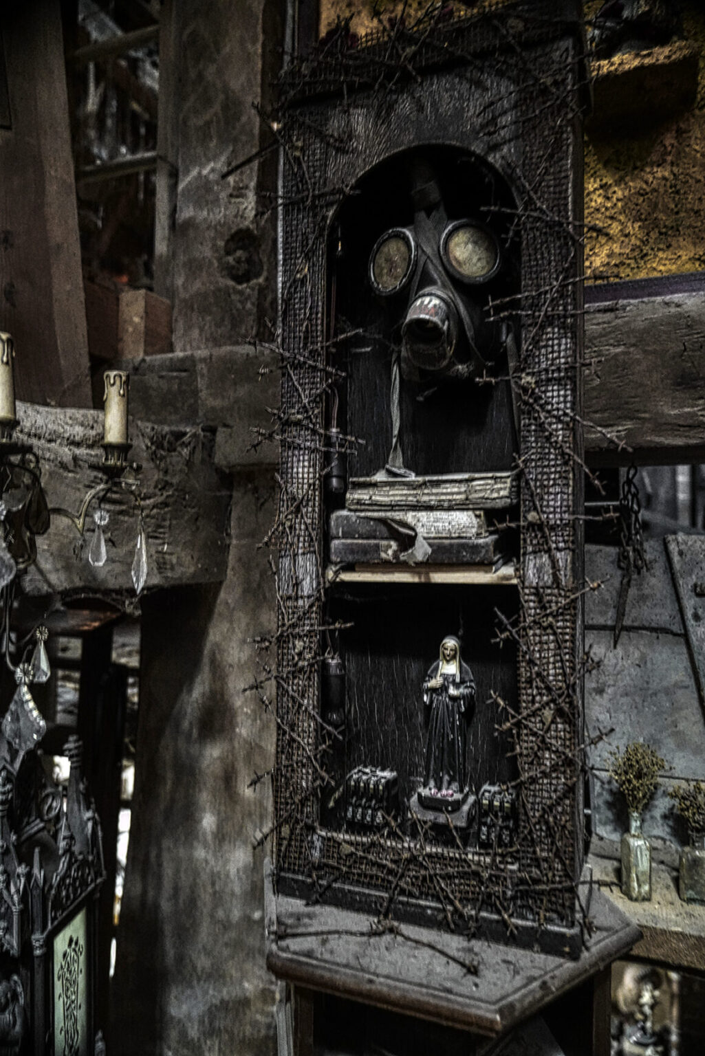 Initium Et Finis gallery, a masterpiece of beauty, fear and decay ...