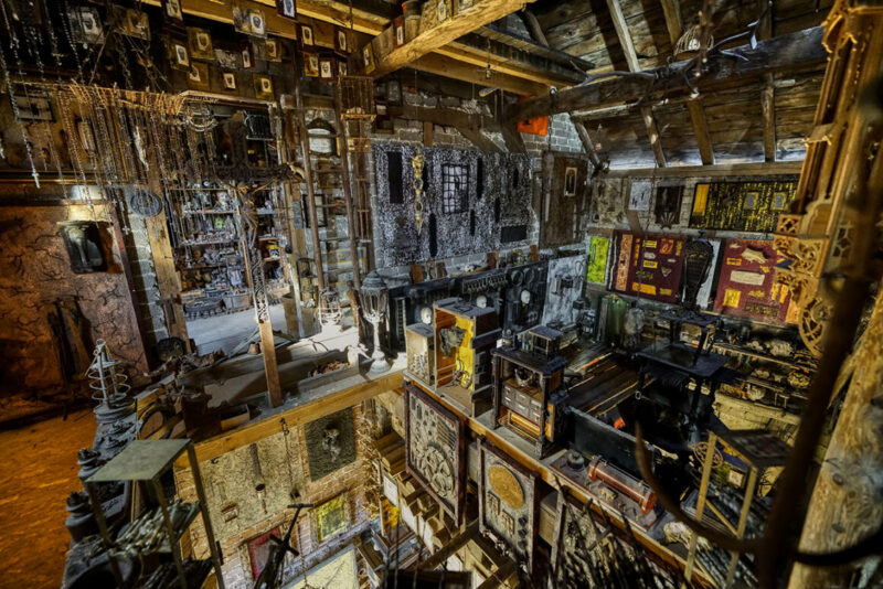 Initium Et Finis gallery, a masterpiece of beauty, fear and decay ...