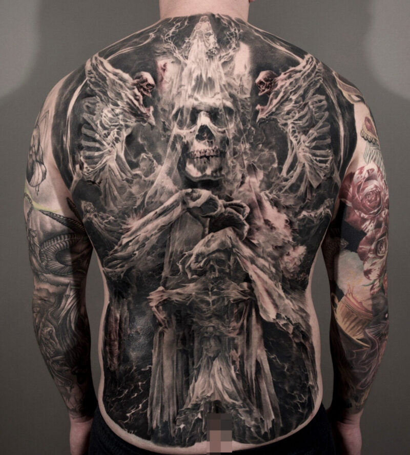 In Long Beach with Carlos Torres at The Raven and The Wolves - Tattoo Life