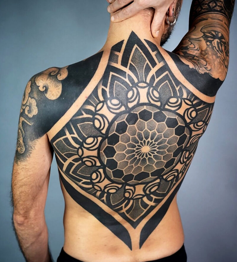 New visions in geometrical tattooing - Tattoo Life